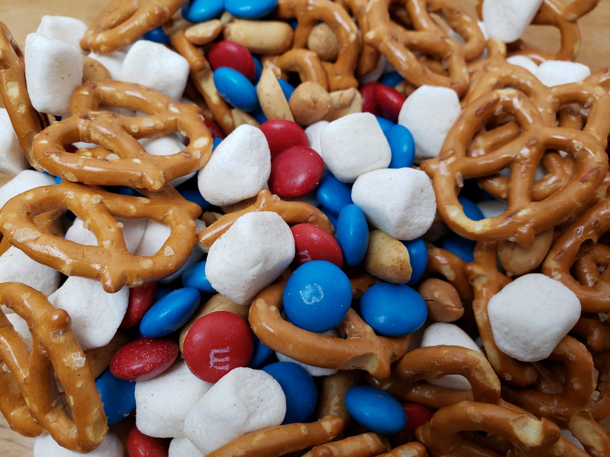 Patriotic Trail Mix - LovingHomeschool.com