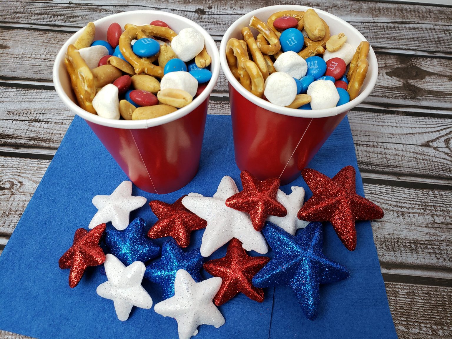 Patriotic Trail Mix - LovingHomeschool.com