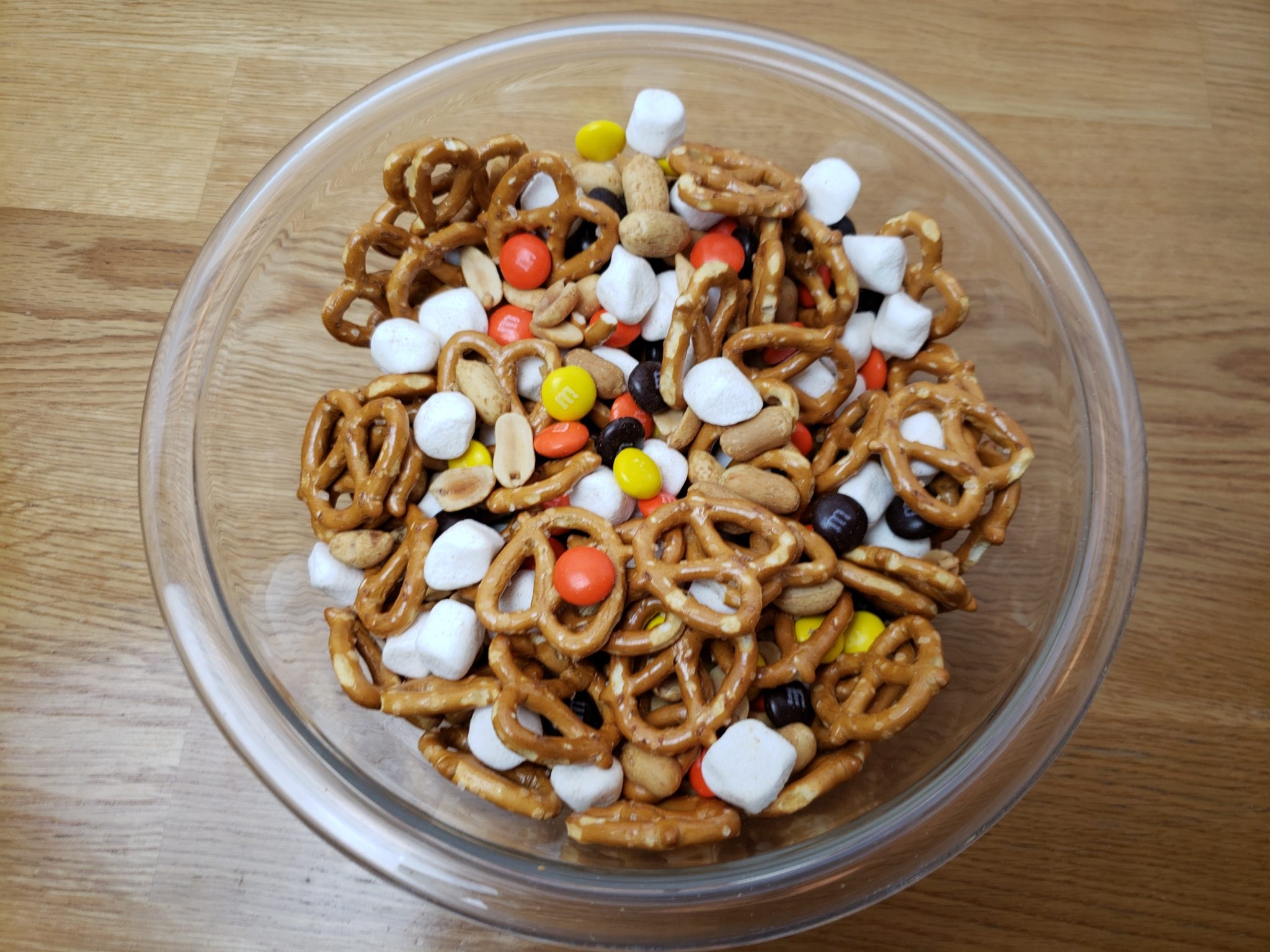Fall Halloween Trail Mix - LovingHomeschool.com