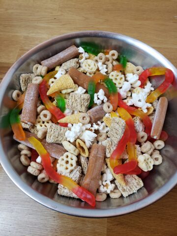 Farm Animal Trail Mix - LovingHomeschool.com